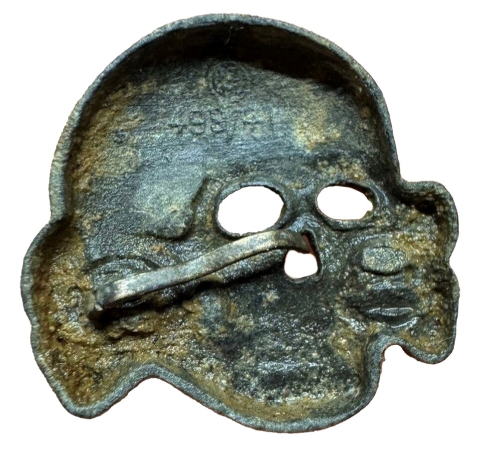 Waffen-SS collar tab skull from Demyansk pocket
